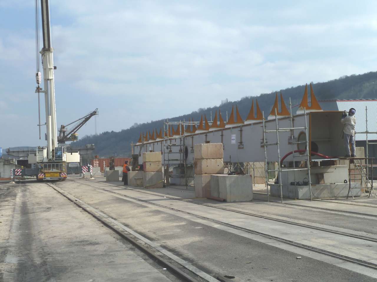 Assemblage sur le quai du Port de Mertert - Galeries - Portail des ...