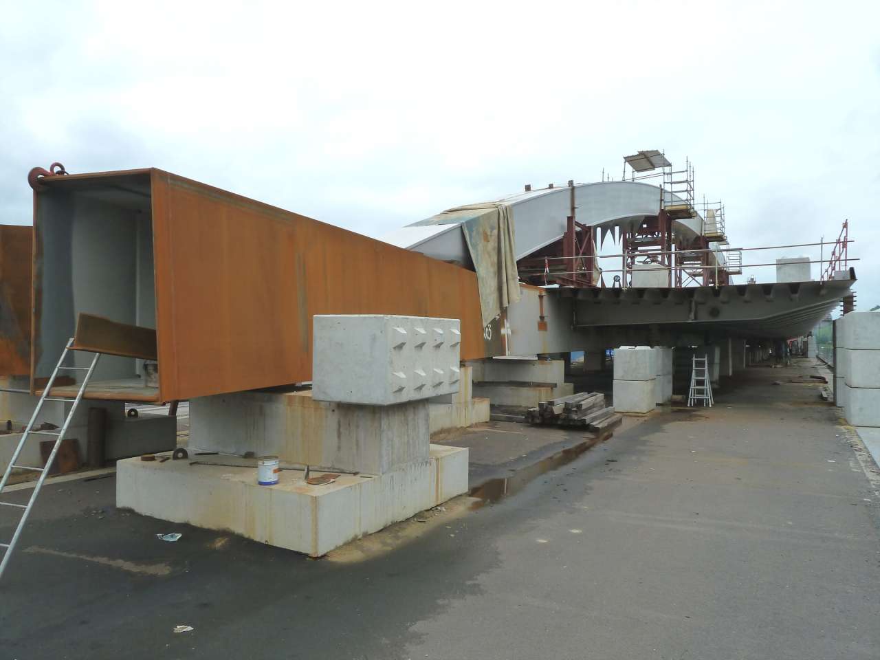 Assemblage sur le quai du Port de Mertert - Galeries - Portail des ...