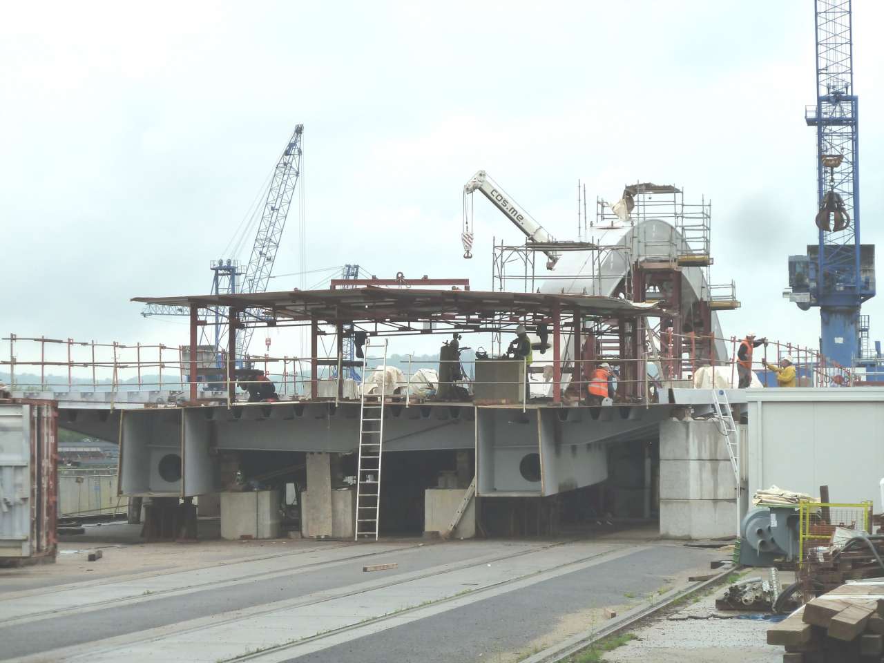 Assemblage sur le quai du Port de Mertert - Galeries - Portail des ...