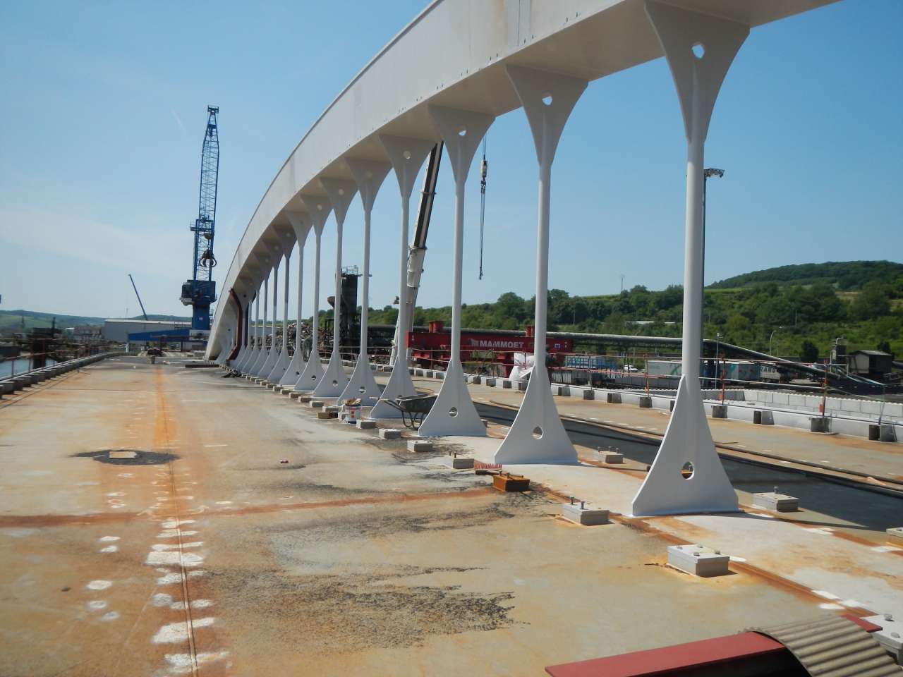 Assemblage sur le quai du Port de Mertert - Galeries - Portail des ...